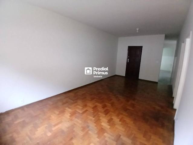 Casa para Aluguel com 2 quartos, 108 m² por R$ 1.700