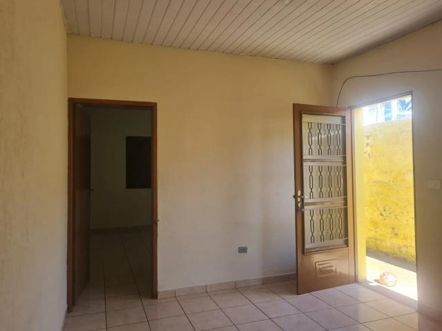 Casa para Aluguel com 2 quartos, 10 m² por R$ 1.400