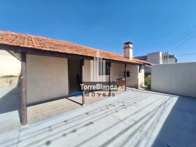 Casa para Aluguel com 2 quartos, 110 m² por R$ 1.600