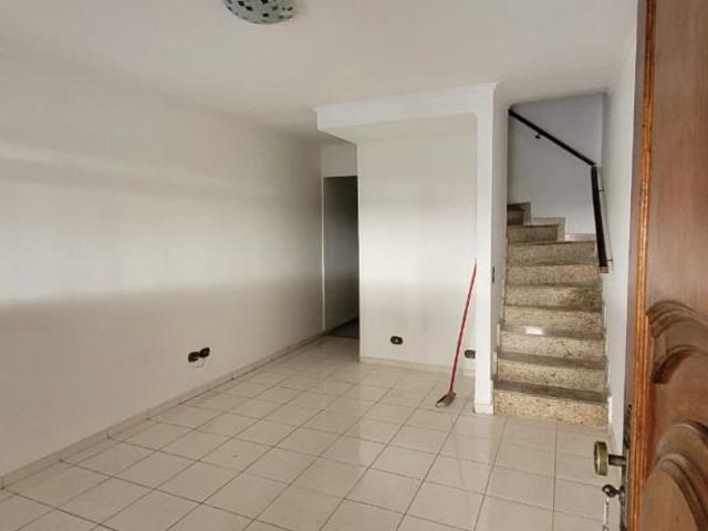 Casa para Aluguel com 2 quartos, 115 m² por R$ 4.200
