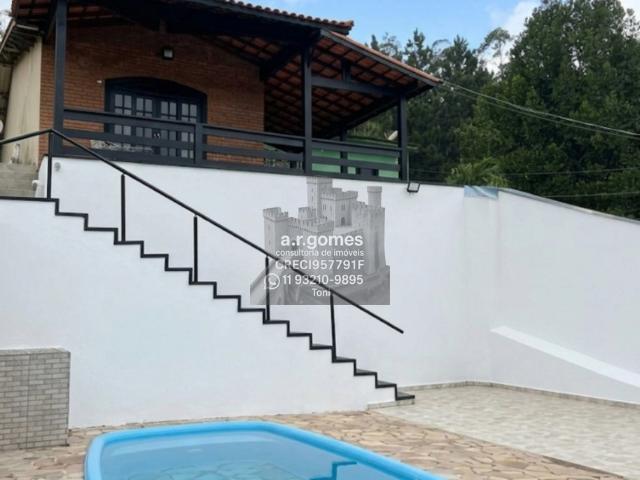 Casa para Aluguel com 2 quartos, 250 m² por R$ 3.400