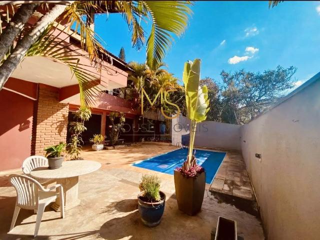 Casa para Aluguel com 2 quartos, 360 m² por R$ 8.000