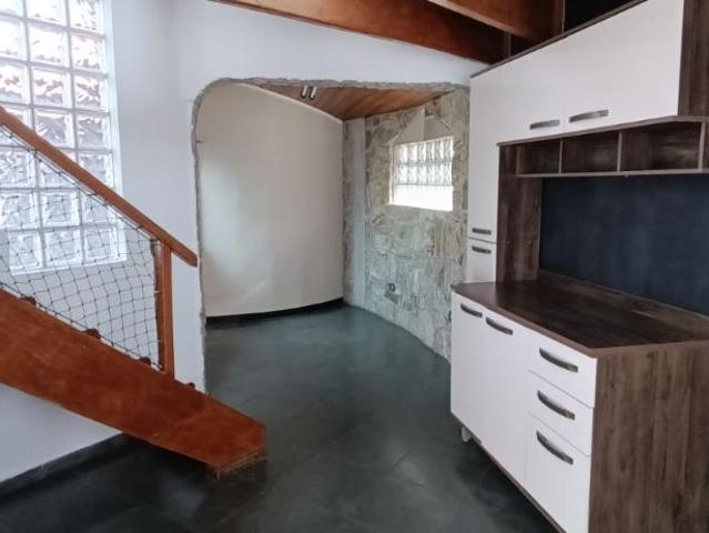 Casa para Aluguel com 2 quartos, 45 m² por R$ 2.200