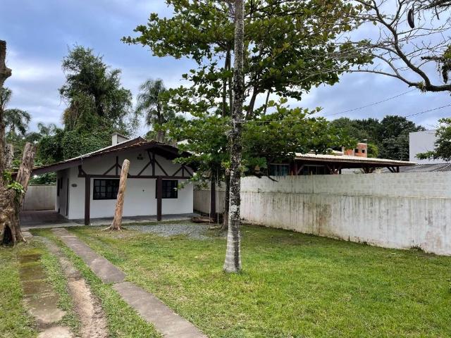 Casa para Aluguel com 2 quartos, 47 m² por R$ 2.300