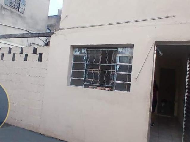 Casa para Aluguel com 2 quartos, 40 m² por R$ 1.100