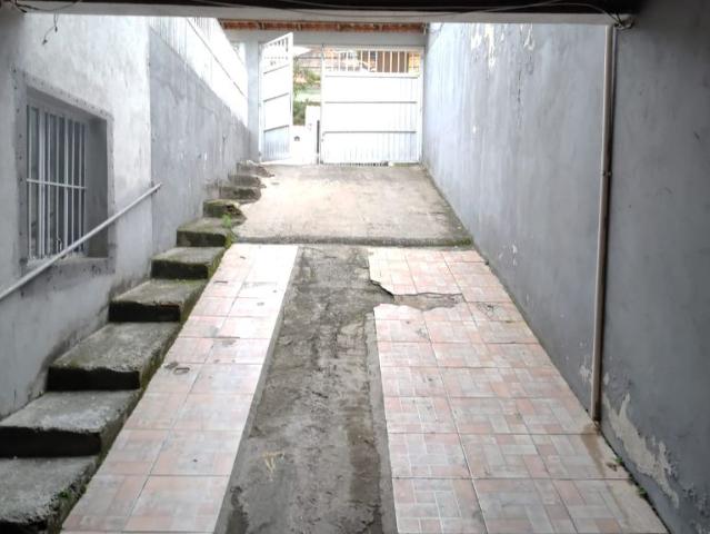 Casa para Aluguel com 2 quartos, 40 m² por R$ 2.000
