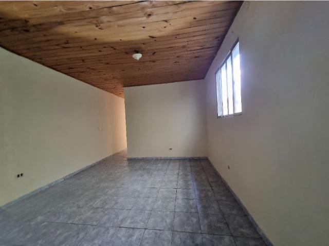 Casa para Aluguel com 2 quartos, 59 m² por R$ 1.300