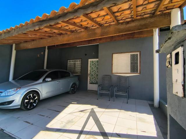 Casa para Aluguel com 2 quartos, 50 m² por R$ 1.400