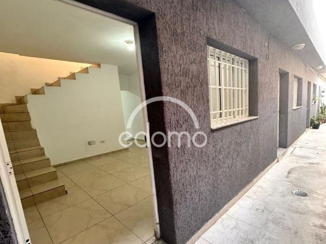 Casa para Aluguel com 2 quartos, 50 m² por R$ 1.500