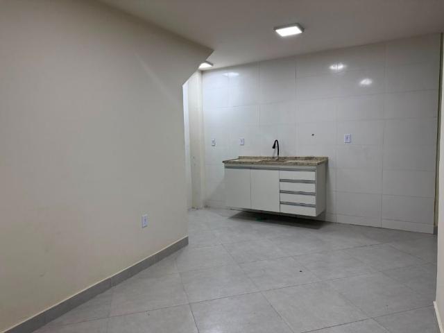 Casa para Aluguel com 2 quartos, 50 m² por R$ 1.800