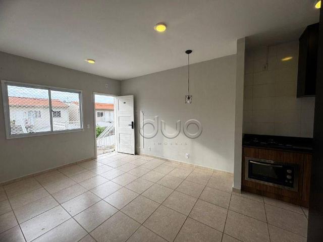 Casa para Aluguel com 2 quartos, 50 m² por R$ 1.200