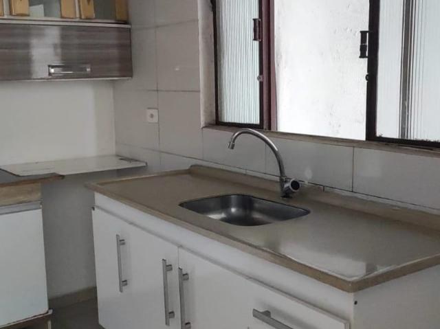 Casa para Aluguel com 2 quartos, 50 m² por R$ 1.300