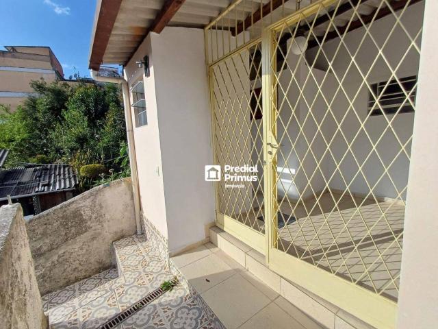 Casa para Aluguel com 2 quartos, 65 m² por R$ 1.500