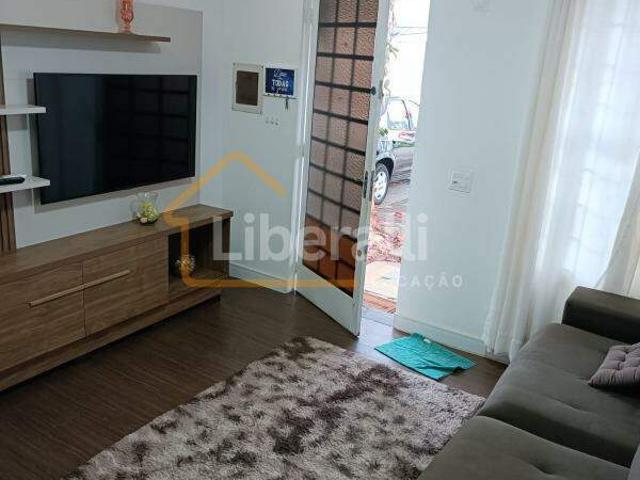 Casa para Aluguel com 2 quartos, 68 m² por R$ 3.129