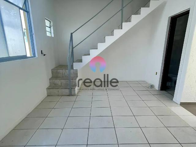 Casa para Aluguel com 2 quartos, 60 m² por R$ 1.600