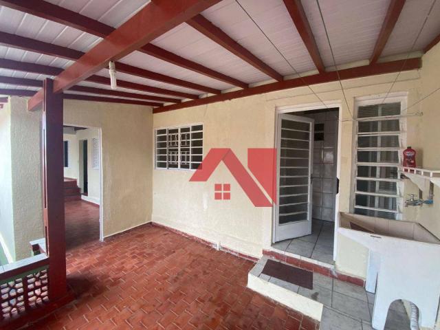 Casa para Aluguel com 2 quartos, 60 m² por R$ 1.000