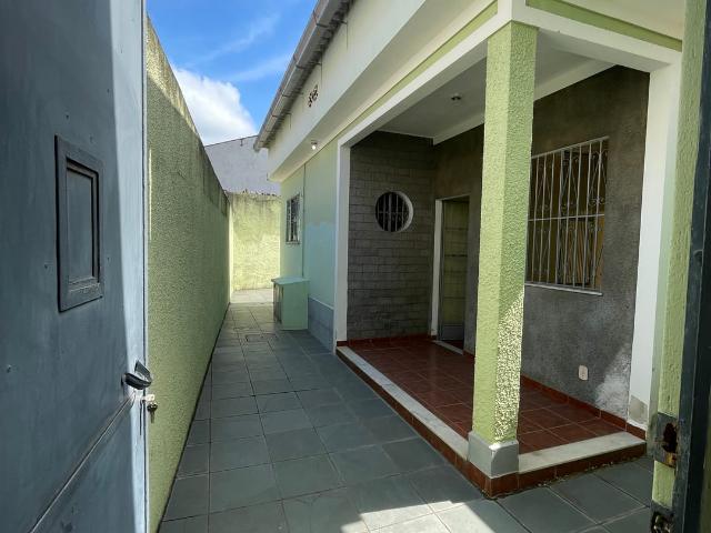 Casa para Aluguel com 2 quartos, 60 m² por R$ 1.200