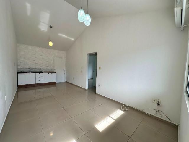 Casa para Aluguel com 2 quartos, 60 m² por R$ 2.700