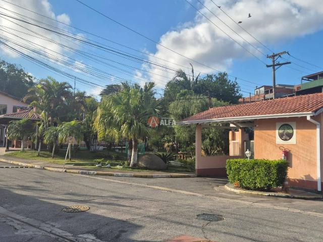 Casa para Aluguel com 2 quartos, 60 m² por R$ 2.000