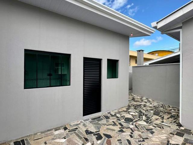 Casa para Aluguel com 2 quartos, 60 m² por R$ 2.100