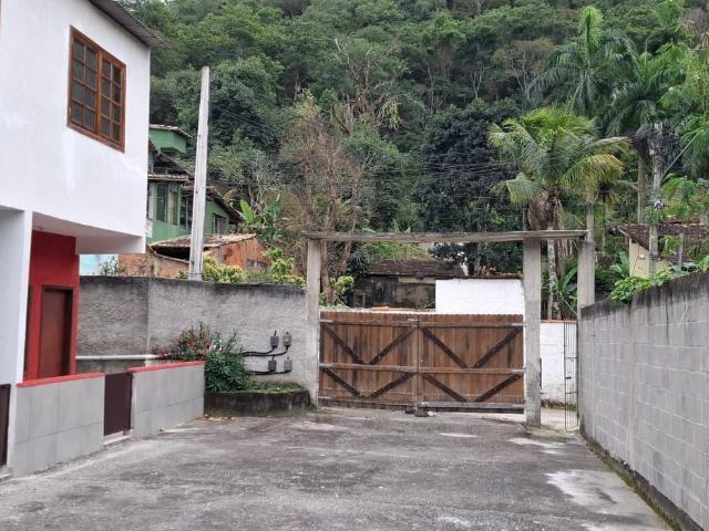 Casa para Aluguel com 2 quartos, 75 m² por R$ 1.500