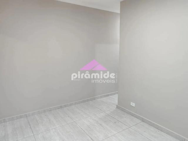 Casa para Aluguel com 2 quartos, 75 m² por R$ 2.250