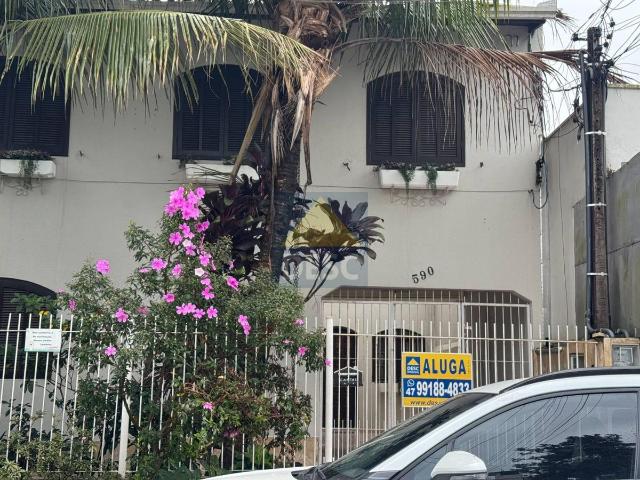 Casa para Aluguel com 2 quartos, 70 m² por R$ 3.500