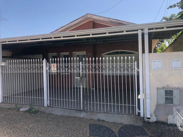 Casa para Aluguel com 2 quartos, 70 m² por R$ 1.700