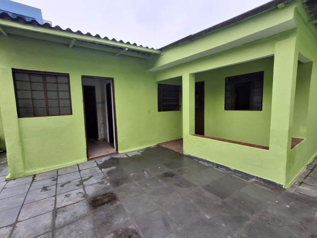 Casa para Aluguel com 2 quartos, 70 m² por R$ 2.500