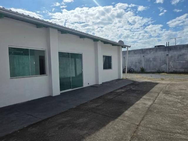 Casa para Aluguel com 2 quartos, 70 m² por R$ 2.700