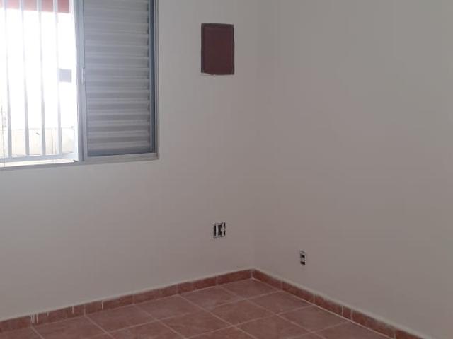 Casa para Aluguel com 2 quartos, 70 m² por R$ 2.000
