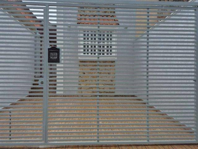 Casa para Aluguel com 2 quartos, 84 m² por R$ 2.000