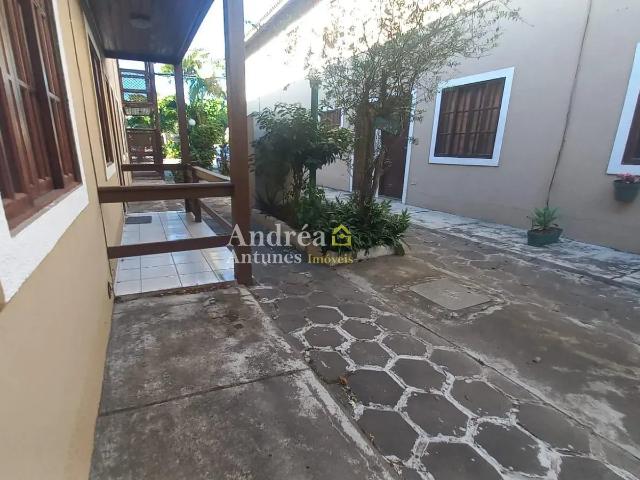 Casa para Aluguel com 2 quartos, 85 m² por R$ 1.500