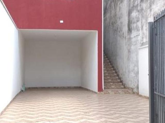 Casa para Aluguel com 2 quartos, 85 m² por R$ 2.000