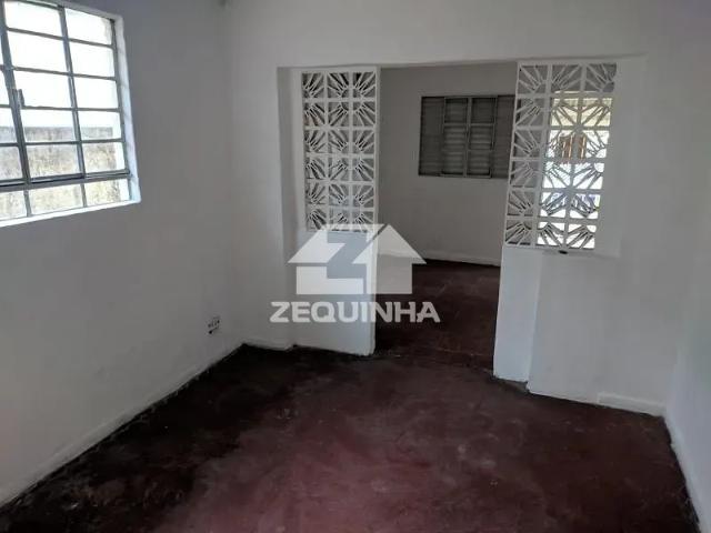 Casa para Aluguel com 2 quartos, 80 m² por R$ 1.500