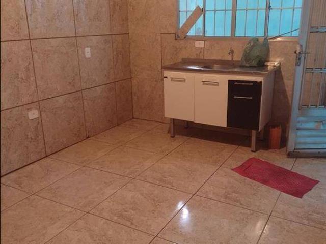 Casa para Aluguel com 2 quartos, 80 m² por R$ 1.500