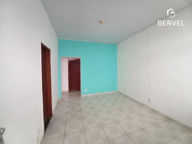 Casa para Aluguel com 2 quartos, 80 m² por R$ 1.000