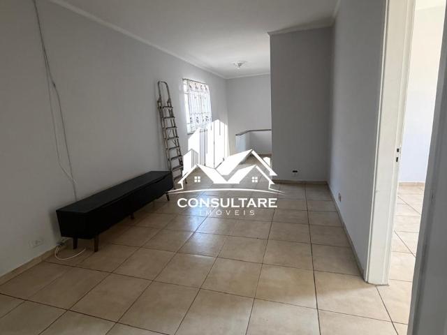 Casa para Aluguel com 2 quartos, 80 m² por R$ 2.300