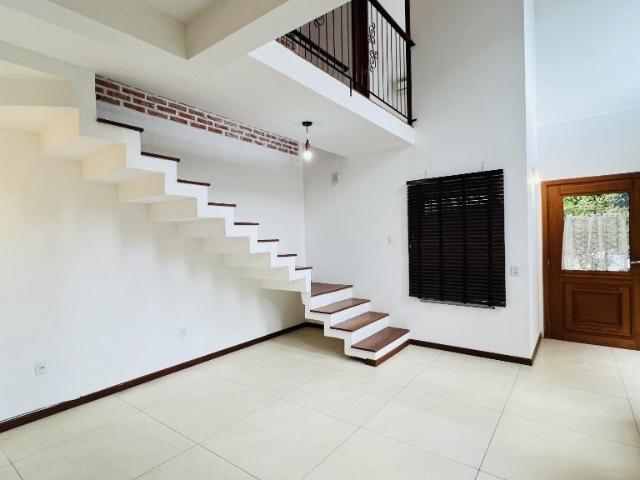 Casa para Aluguel com 2 quartos, 95 m² por R$ 5.500