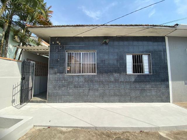 Casa para Aluguel com 2 quartos, 90 m² por R$ 3.280
