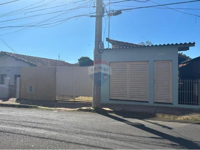 Casa para Aluguel com 2 quartos, 90 m² por R$ 1.500