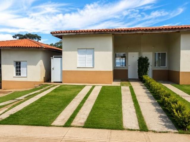 Casa para Aluguel com 2 quartos, 90 m² por R$ 1.800