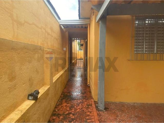 Casa para Aluguel com 2 quartos, 90 m² por R$ 1.900