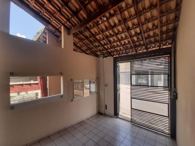 Casa para Aluguel com 2 quartos, 90 m² por R$ 2.900