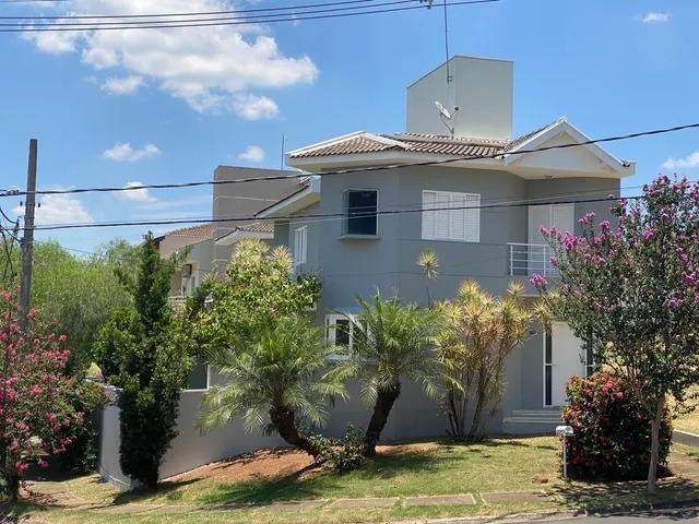 Casa para Aluguel com 7 quartos, 290 m² por R$ 6.900