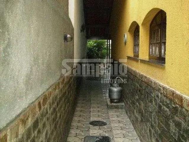 Casa para aluguel com 4 quartos em Campo Grande com 400m²