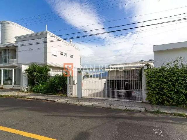 Casa para aluguel com 4 quartos, em Coqueiros com 328 m²