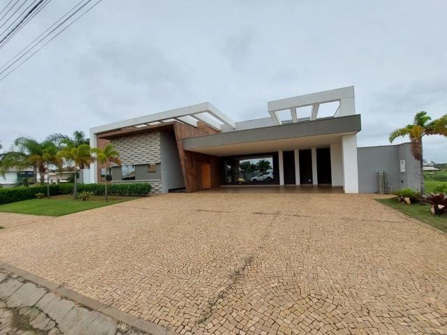 Casa para Aluguel com 4 quartos por R$ 14.000