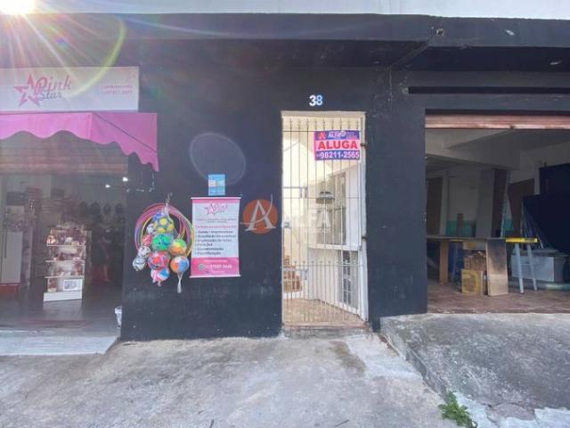 Casa para Aluguel com 4 quartos por R$ 2.100