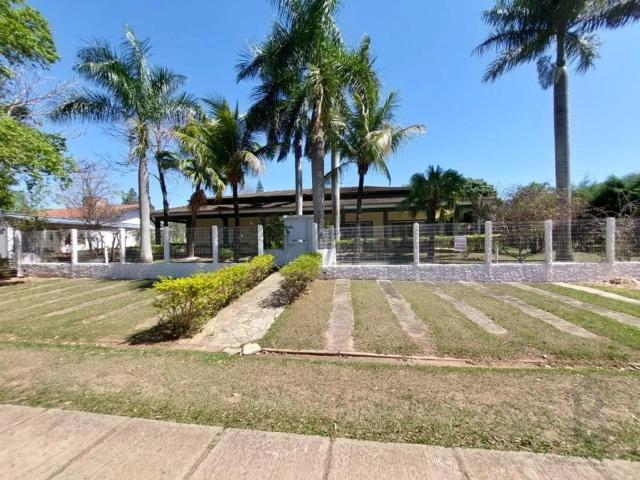 Casa para Aluguel com 4 quartos por R$ 5.500